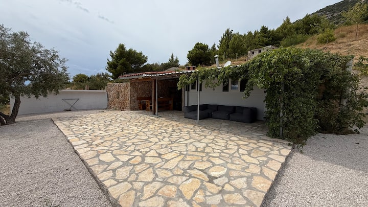 Private Beach Paradise - Brač