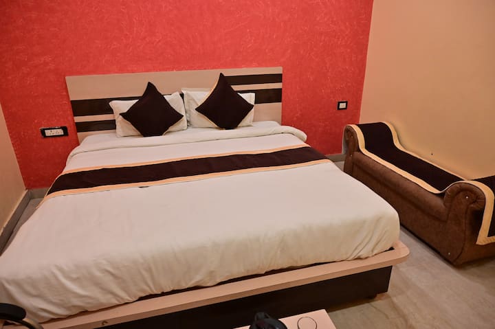 Hotel Siddhivinayak I 8 Rooms I Kashi Vishwanath - Varanasi