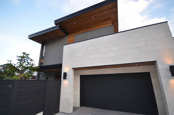 Seaside Heaven - Infinity Pool - Rooftop Oasis - Coquitlam