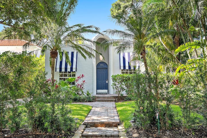 The White Flamingo - Pool Home + Guest Cabana - West Palm Beach, FL