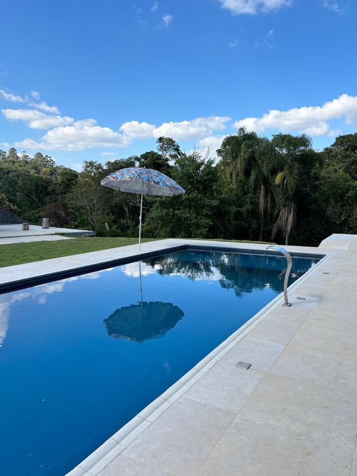 Chácara/ Piscina E Lazer P/ Até 15 Pessoas. - Ibiúna
