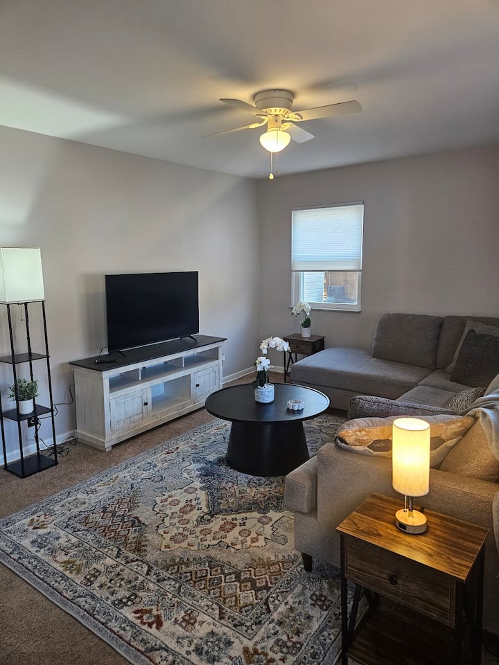 Wallhaven Getaway~ - Akron, OH