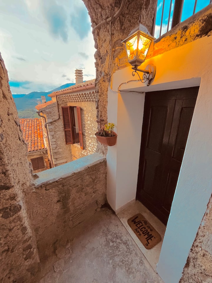 Historic & Charming Home In Bassiano - Latina