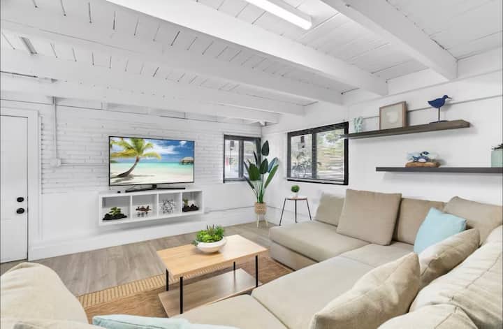 Cottage Style Condo Close To Port,beach,downtown - Fort Lauderdale