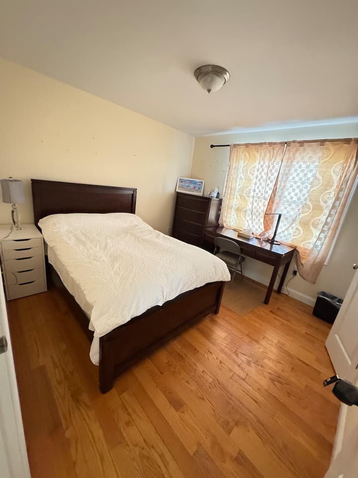 Lake St #3 Private Br Shared Bathr And Kitchen - Waltham, MA