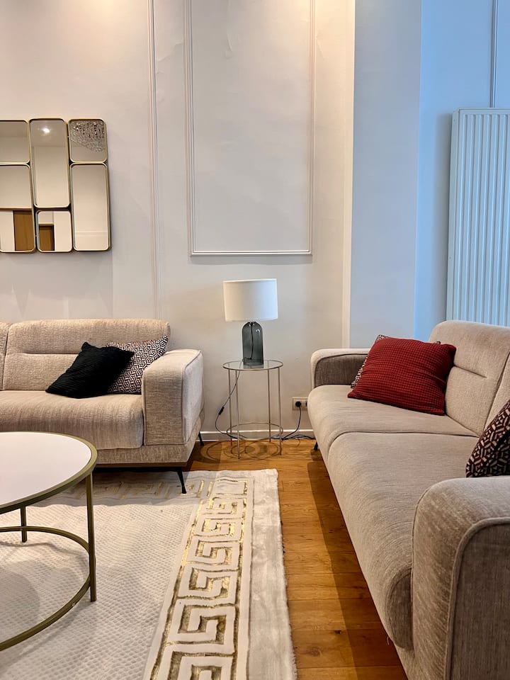 Cosy Appartement 9 Personnes – Gare Du Midi Bxl - Brussels