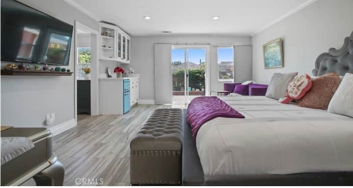 Master Room King Size Bed Private Entrance & Patio - Long Beach, CA