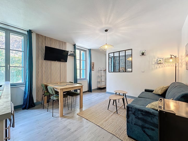 Les Abords Du Château - Montbéliard