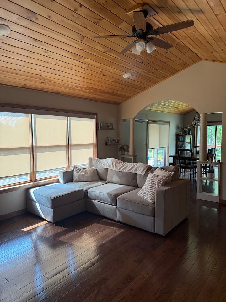 Spacious Seneca Lake Retreat - Dundee, NY