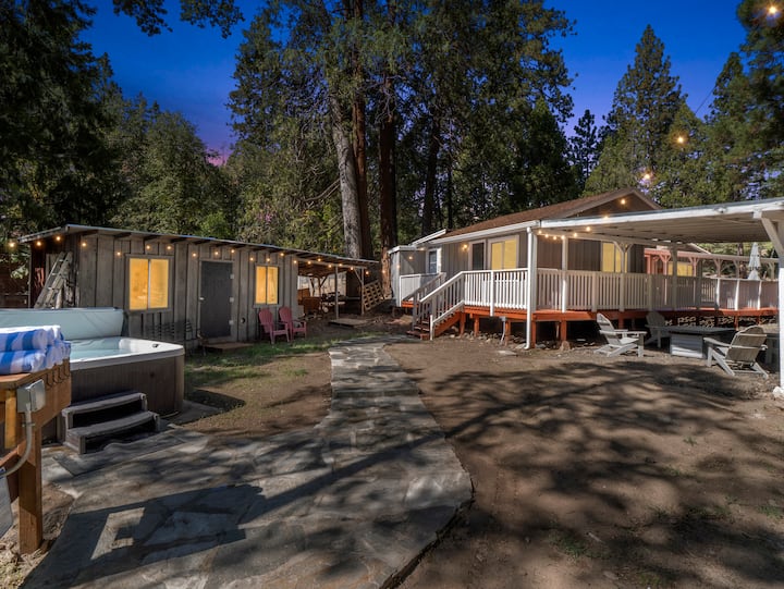 25 Min To Yosemite | Bbq | Hot Tub | Private Creek - Oakhurst, CA
