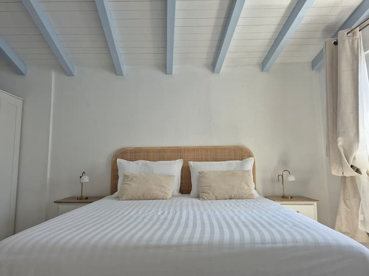 Charming 1st-floor Apartment Close To Main Church - Alvor