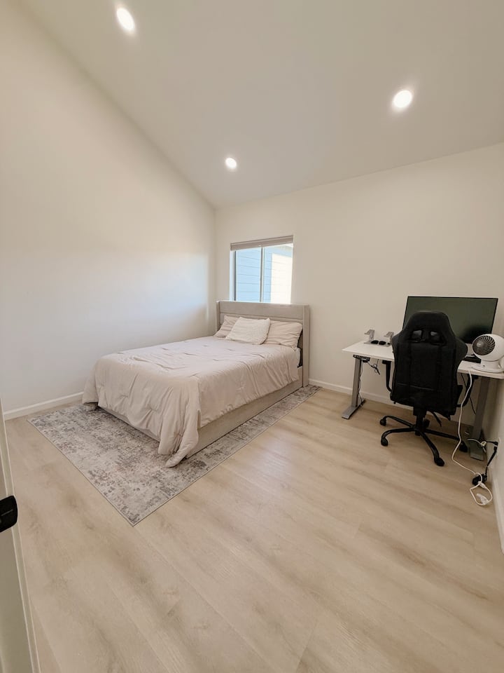 Private Room By Levi’s Stadium - Santa Clara, CA