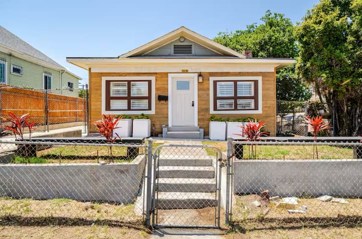 Convention Center Oceanview - Coronado Island, CA