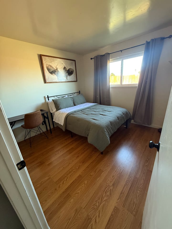 Hideaway - Cozy Private Room - Salinas, CA
