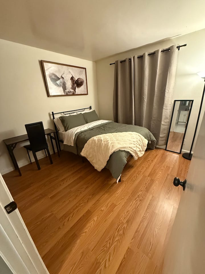 Hideaway - Cozy Private Room - Salinas, CA