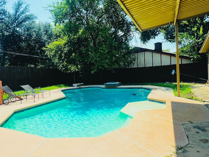 Family & Pet Friendly | Spacious Home W/ Pool - North Richland Hills, TX