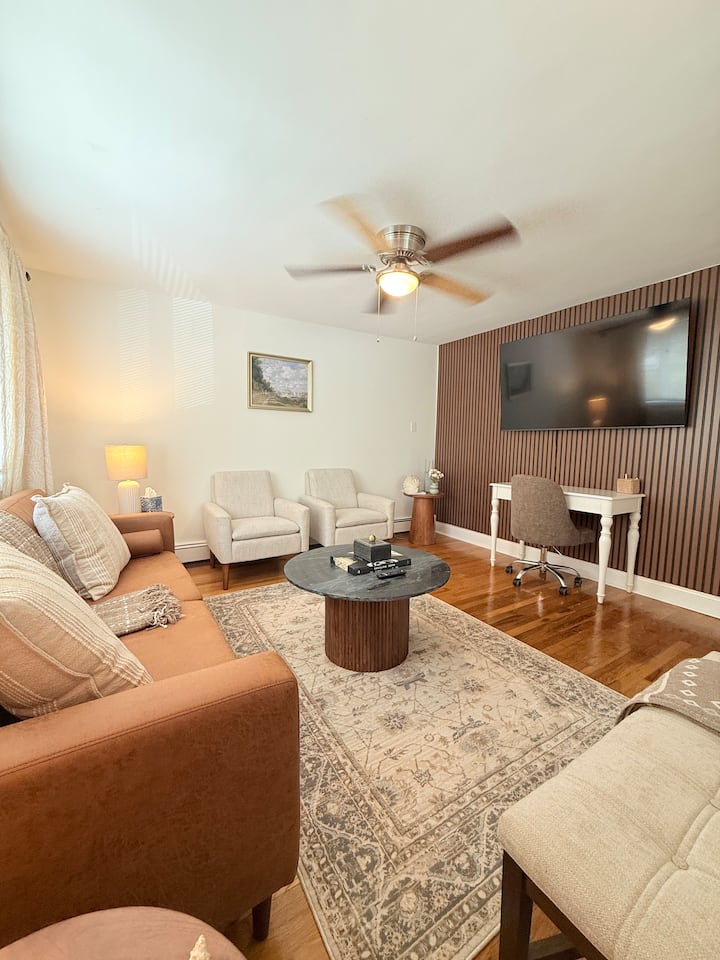 The Ubs Guest House - Garden City, NY