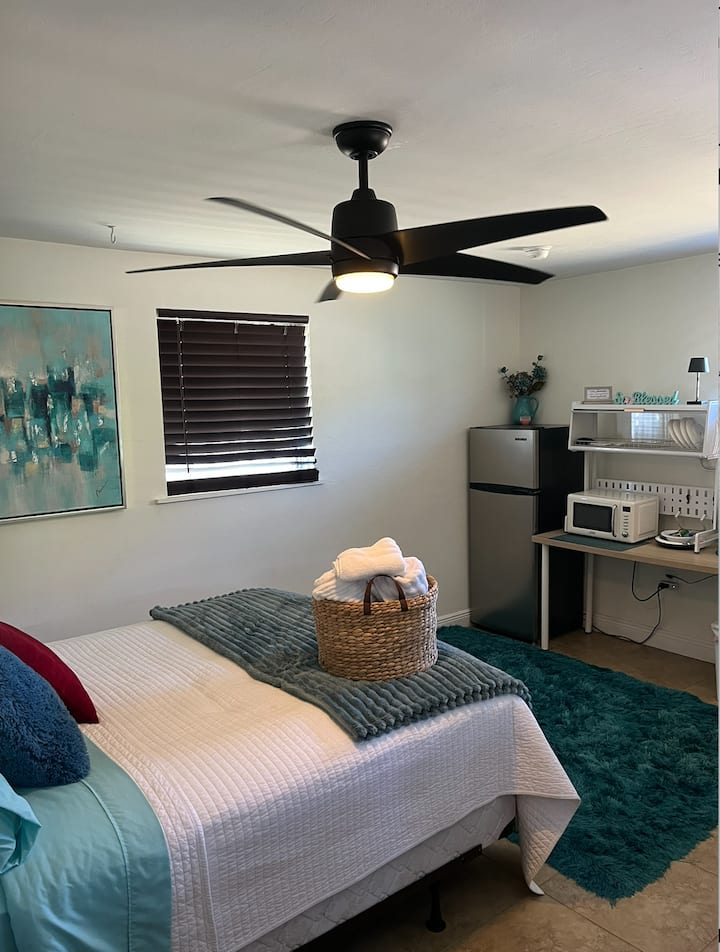 Sun Spotters Pet Friendly - Fort Myers, FL