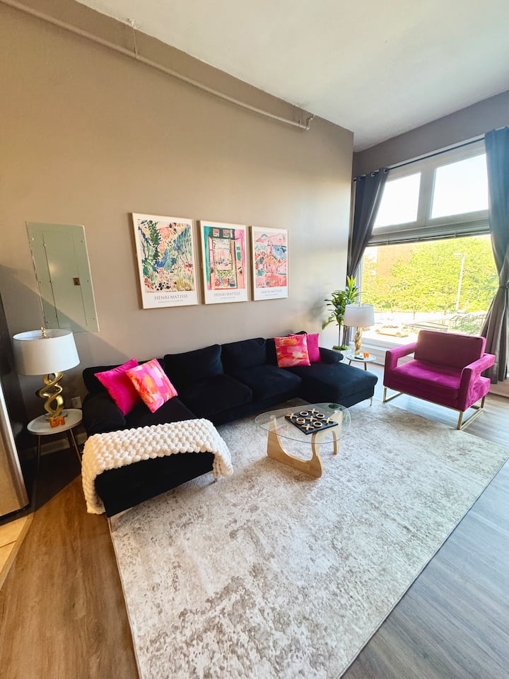 Chic 2bd Downtown Loft - Case Western Reserve University, Cleveland