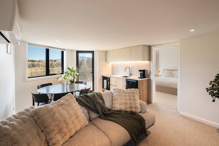 Luxury Mountain View Retreat - Arrowtown