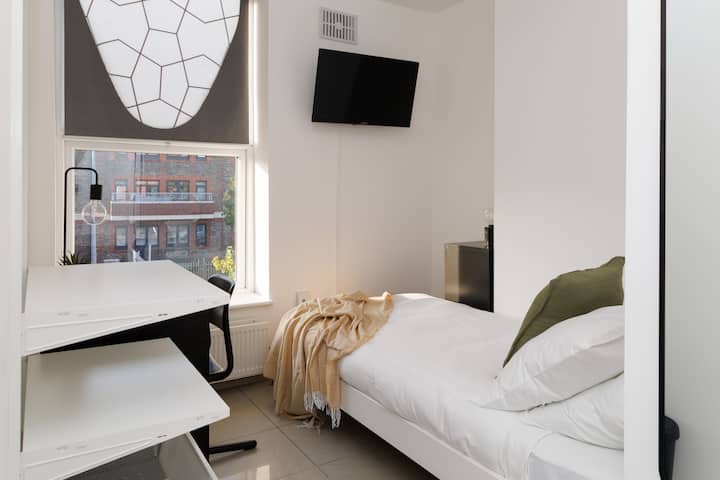 Bright Single Ensuite Bedroom In Killarney Street - Dublin