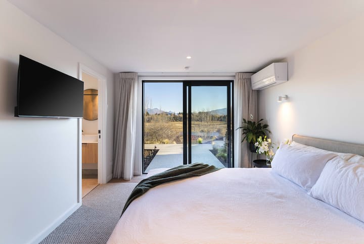 Brand New Arrowtown Retreat - Lake Hayes