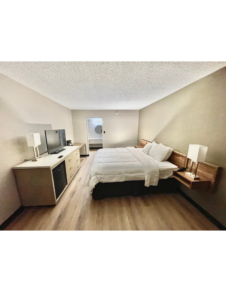 Comfortable Hotel Room! - Mesa Verde, CA
