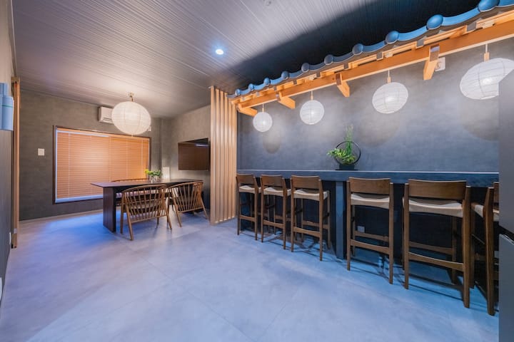 地下鉄まで徒歩2分！ 新しいお部屋 子供が楽しむロフトスペース ベッド７台 お風呂2台 トイレ3台 - Umeda