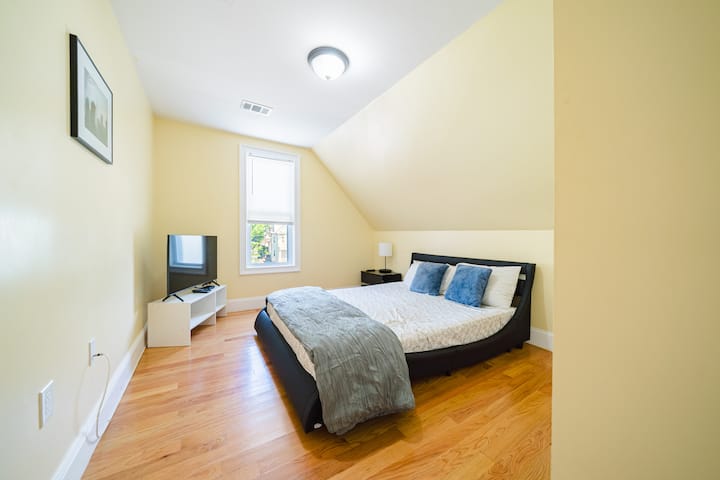 Parking 4br-2ba Boston/logan, Mbta Red Line 233/3 - Quincy, MA
