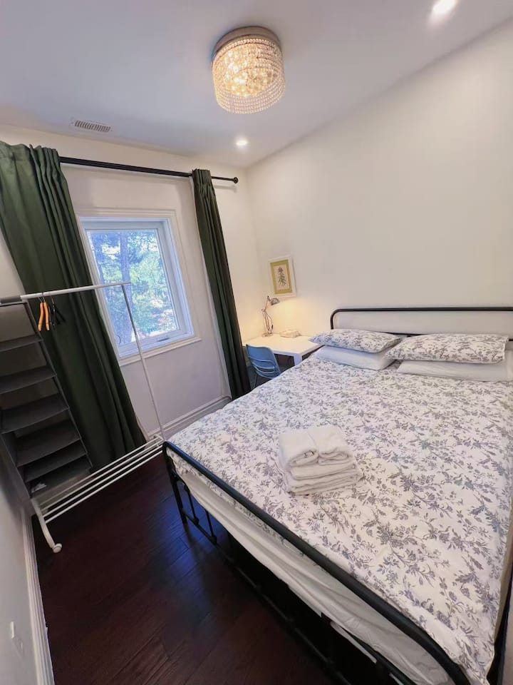 Cozy Bedroom In Dt Toronto - Toronto