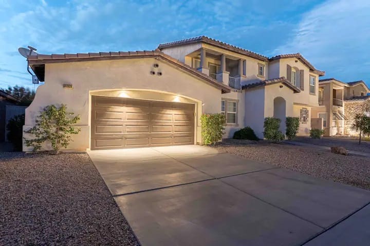 Deluxe 5bd-4ba, W/ Pool And Spa - Indio, CA