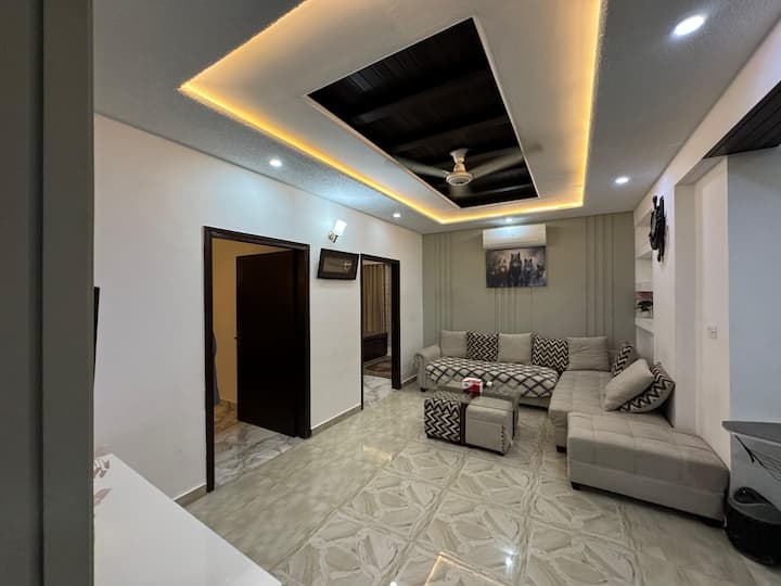F-11 Luxe 2br Condo | City Views & Comfort - Islamabad