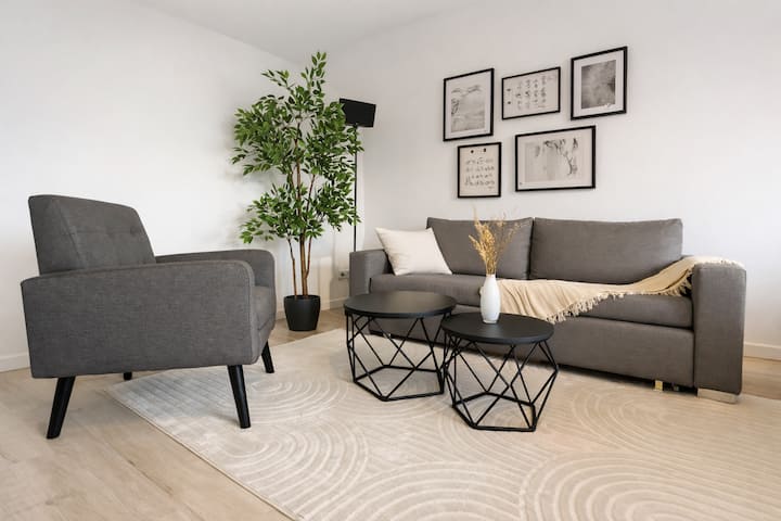 Central | Balcony | 24/7 Check-in - Emden