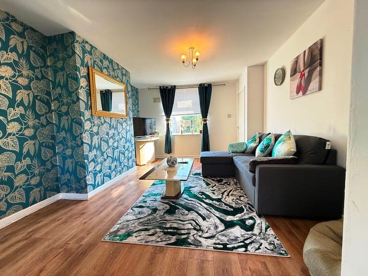 3 Bedroom House Near Arena - Nuneaton