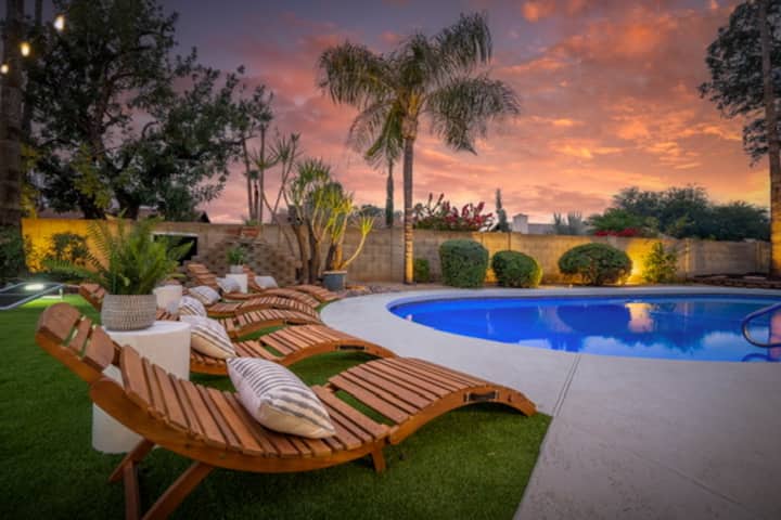 Summer Oasis: Pool, Bbq, Fire Pit, Spacious Yard - Phoenix