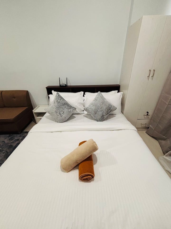 * * Wv 25 Minimalist Chic Stay - Iloilo City