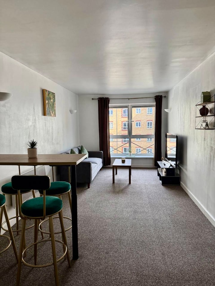 Charming Cozy Two Bed Apartment - Northamptonshire