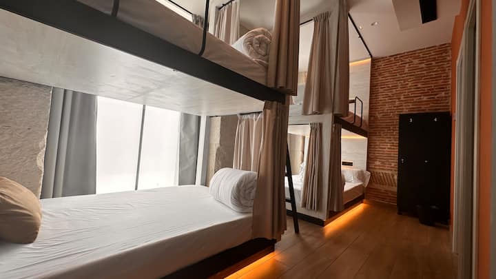 Habitación Mixta 4 Camas Doble - Madrid