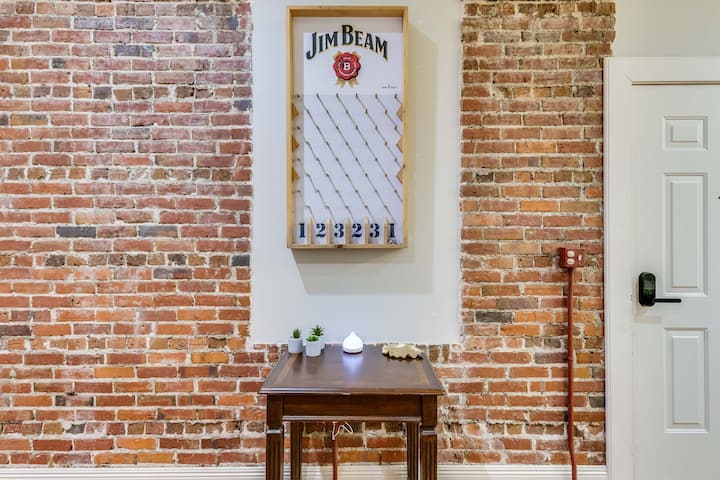 Festival Row Loft | Historic Downtown W/parking - Lafayette, LA