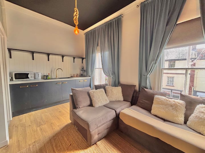 Brecon Town Centre Apartment - Brecon