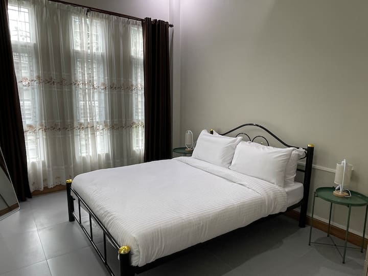 Spacious Lampang Home With Living Room | Unit A1 - Lampang