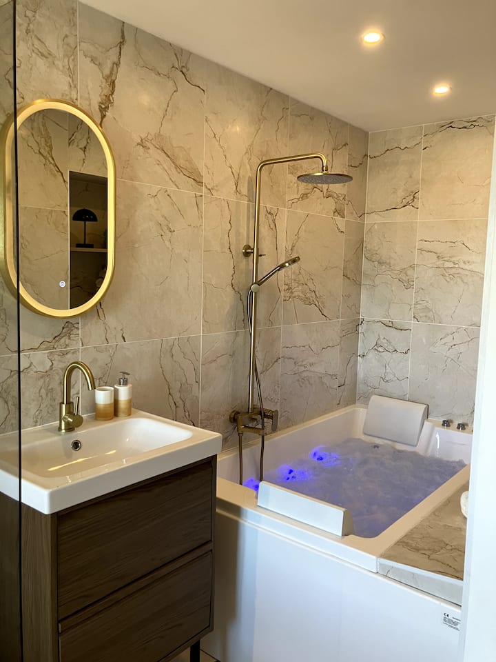 Studio Cosy & Romantique Avec Jacuzzi – Proche Mer - Notre-Dame-de-Monts