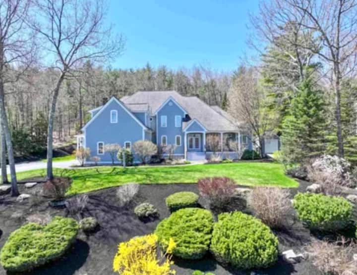 Hike Ski Bike Mts Ocean!
3rm Suite
1 Qn Bd W/d Gar - Manchester