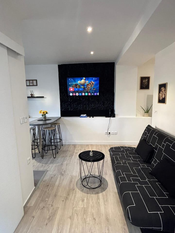 Cocon Cosy - Parking Gratuit- Centre Ville + Fibre - Linas
