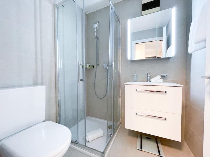 Studio éLégance Avec Accès Aux Bains Inclus - Martigny