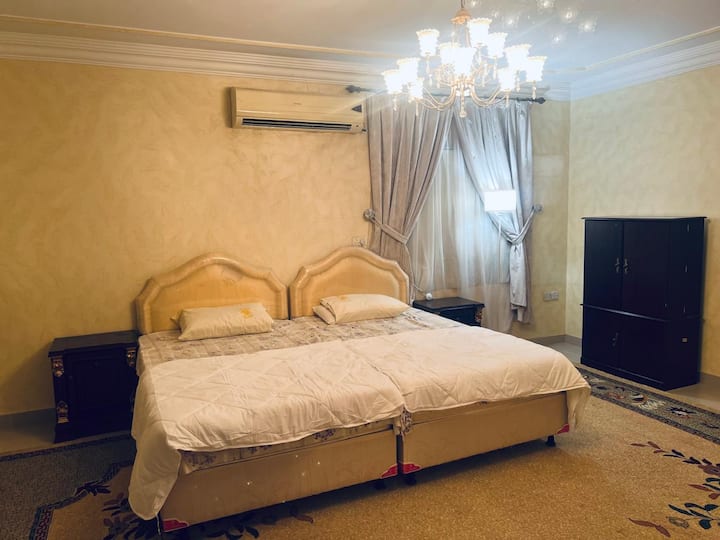 Stay Near Prophet’s Mosque - Madinah