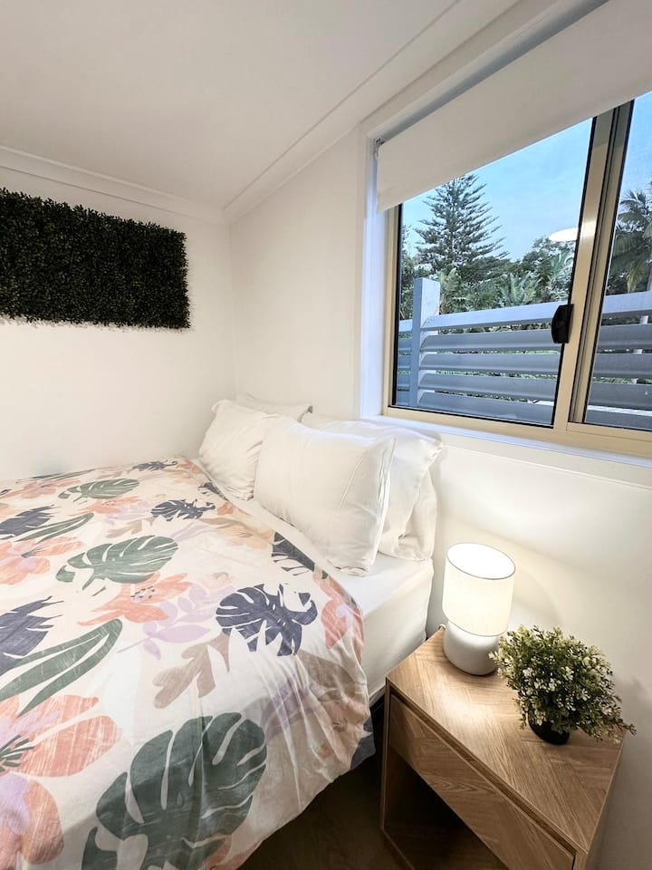 Charlestown Central 2 Beds Back Unit & Kitchenette - Newcastle