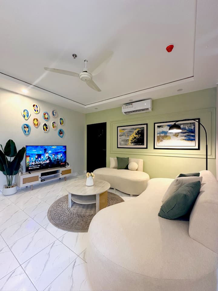 1br Designer | Self Check-in | Gulberg Greens - イスラマバード