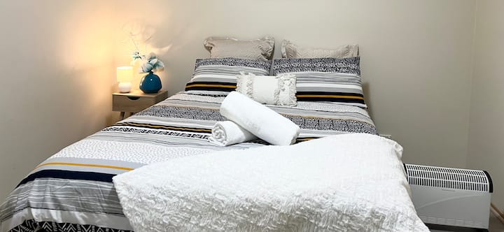Ground Floor Unit Underneath A Family Home 3 Beds - Dural
