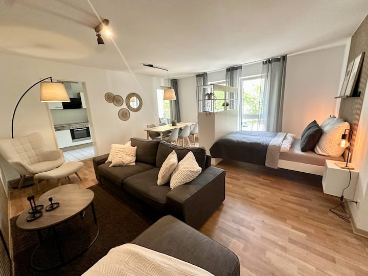 Großzügige Familienwohnung Mit Balkon - Zwenkau
